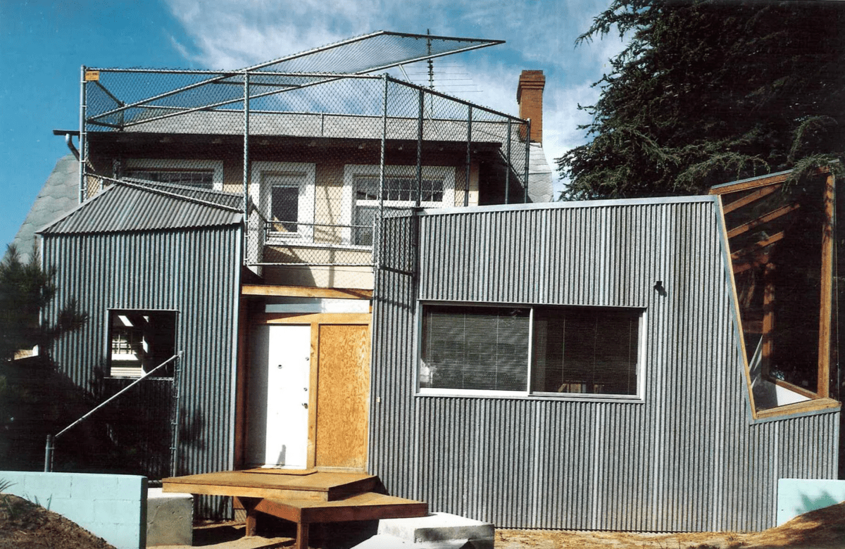 The Frank Gehry House Everyone Overlooked in Favor of the Guggenheim ...